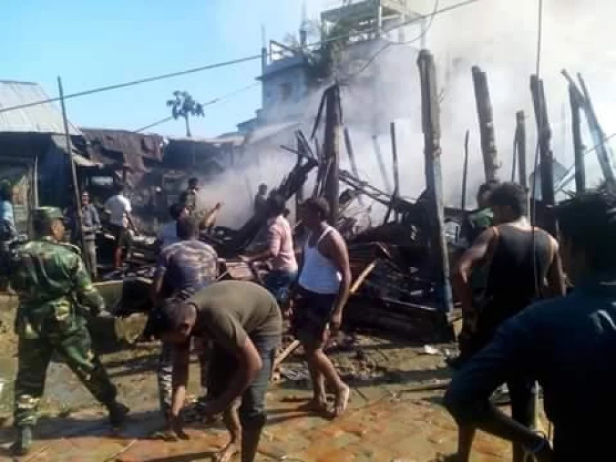 1 killed, 300 shops, houses burned down in Rangamati fire