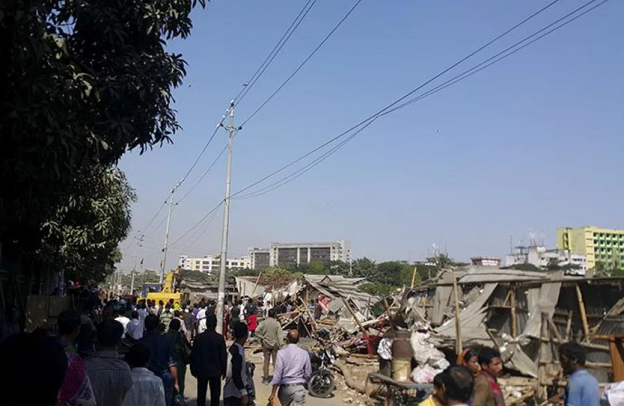 Agargaon slum evicted, illegal AL offices untouched