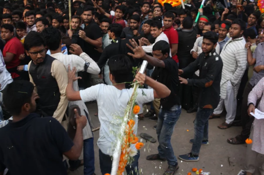 Two Chhatra League units lock horns at Central Shaheed Minar