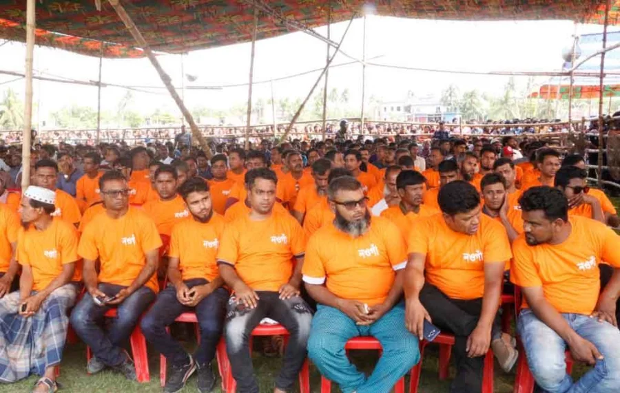 595 leftist outlaws surrender in Pabna