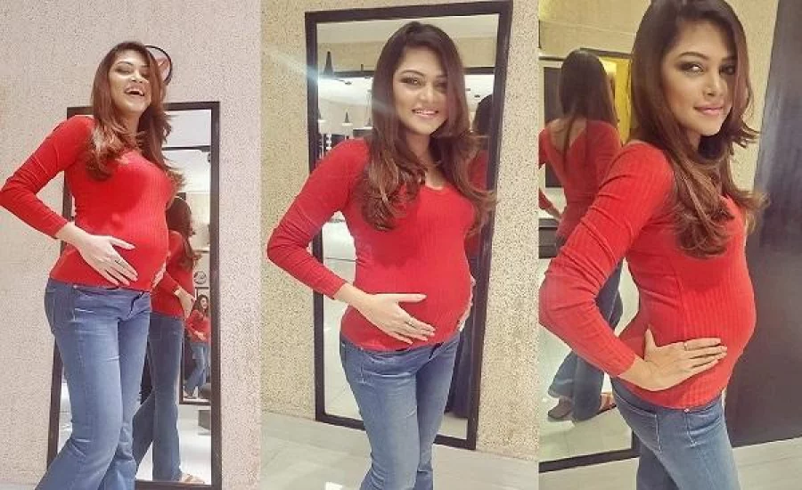 Model Peya expecting her first child