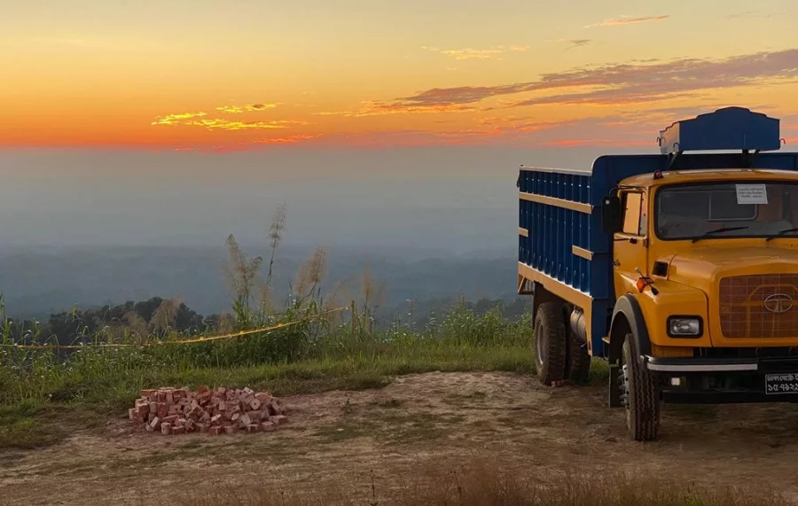 What is happening in Bandarban’s Chandra Pahar?