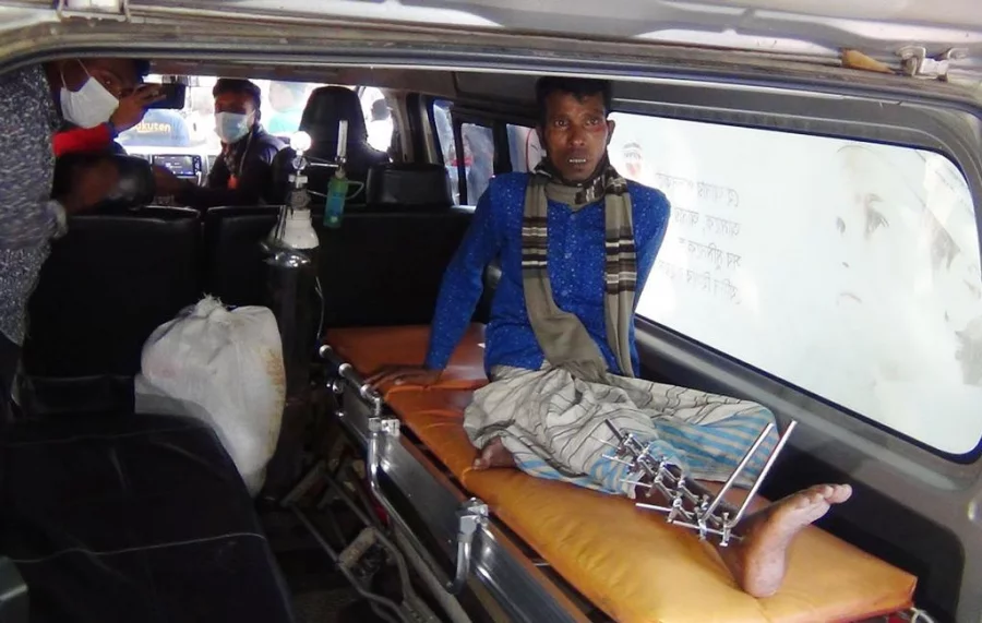 PM Hasina takes responsibility of rickshaw-van puller Shompa’s family