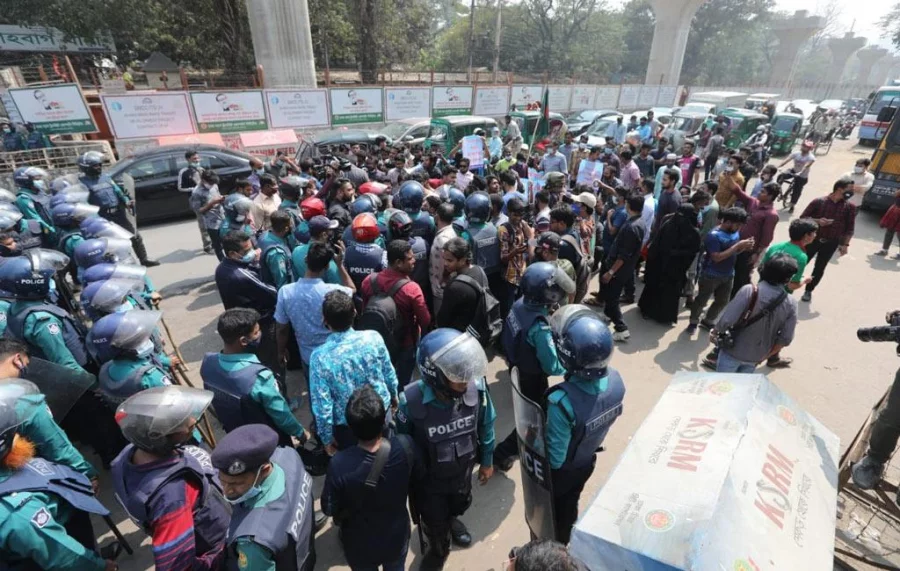 National University: Protests flare up demanding continuation of exams