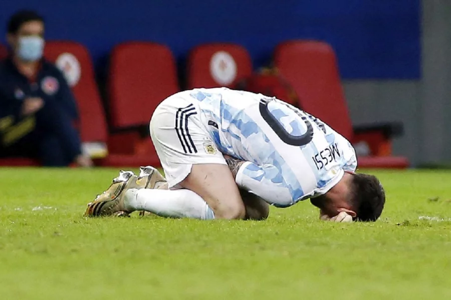 Images of a bleeding Messi during semifinal against Colombia goes viral