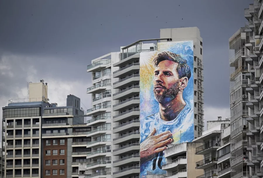 Messi heads to World Cup ready for last chance to match Maradona