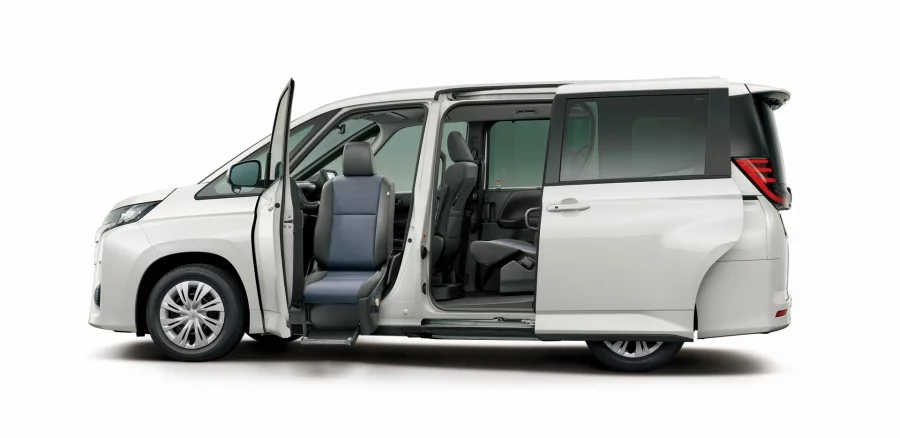 Latest generation Noah transforms into a ‘luxury’ MPV