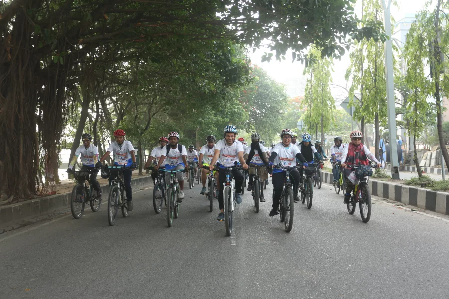 World Bank, Brac organize colourful cycle rally in Dhaka