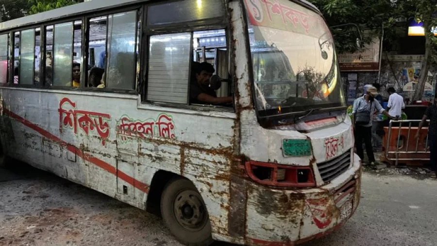 Plight of Dhaka commuters: Unfit buses create chaos, discomfort