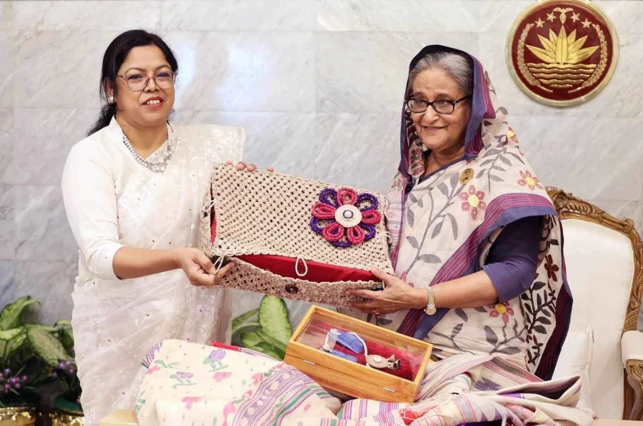 Kalabati saree made from banana plant fibre gifted to PM Hasina
